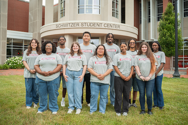 Meet UIndy’s 2026 Orientation Leaders for New Hounds Days! - UIndy 360